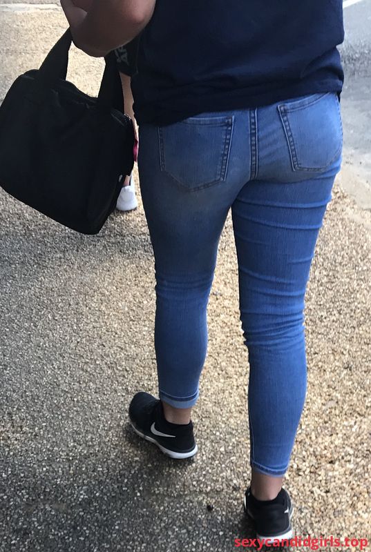 Sexycandidgirls Top Nice Ass In Tight Jeans On The Street Milf