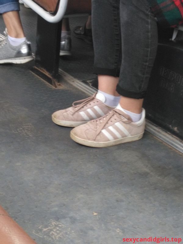 SexyCandidGirls.top - Young Candid Girl's Feet in Tight Jeans, Short ...